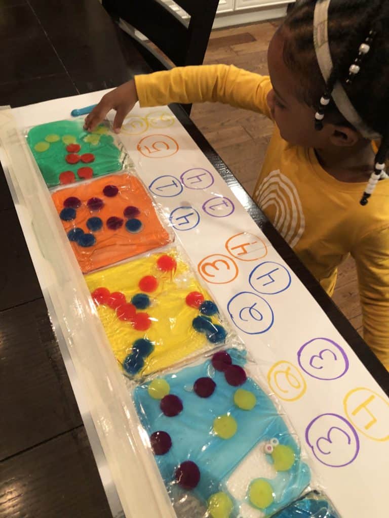 Sensory-bags-with-counting-games | Keep Toddlers Busy