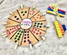 Preschool Learning Activity Counting clothespin wheel | Keep Toddlers Busy