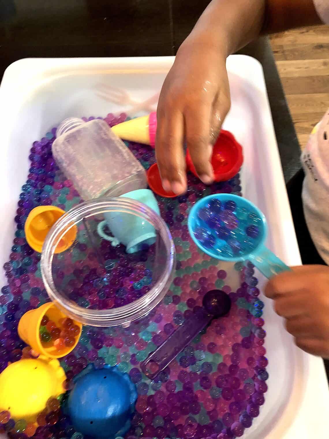 water bead sensory bin ideas | Keep Toddlers Busy
