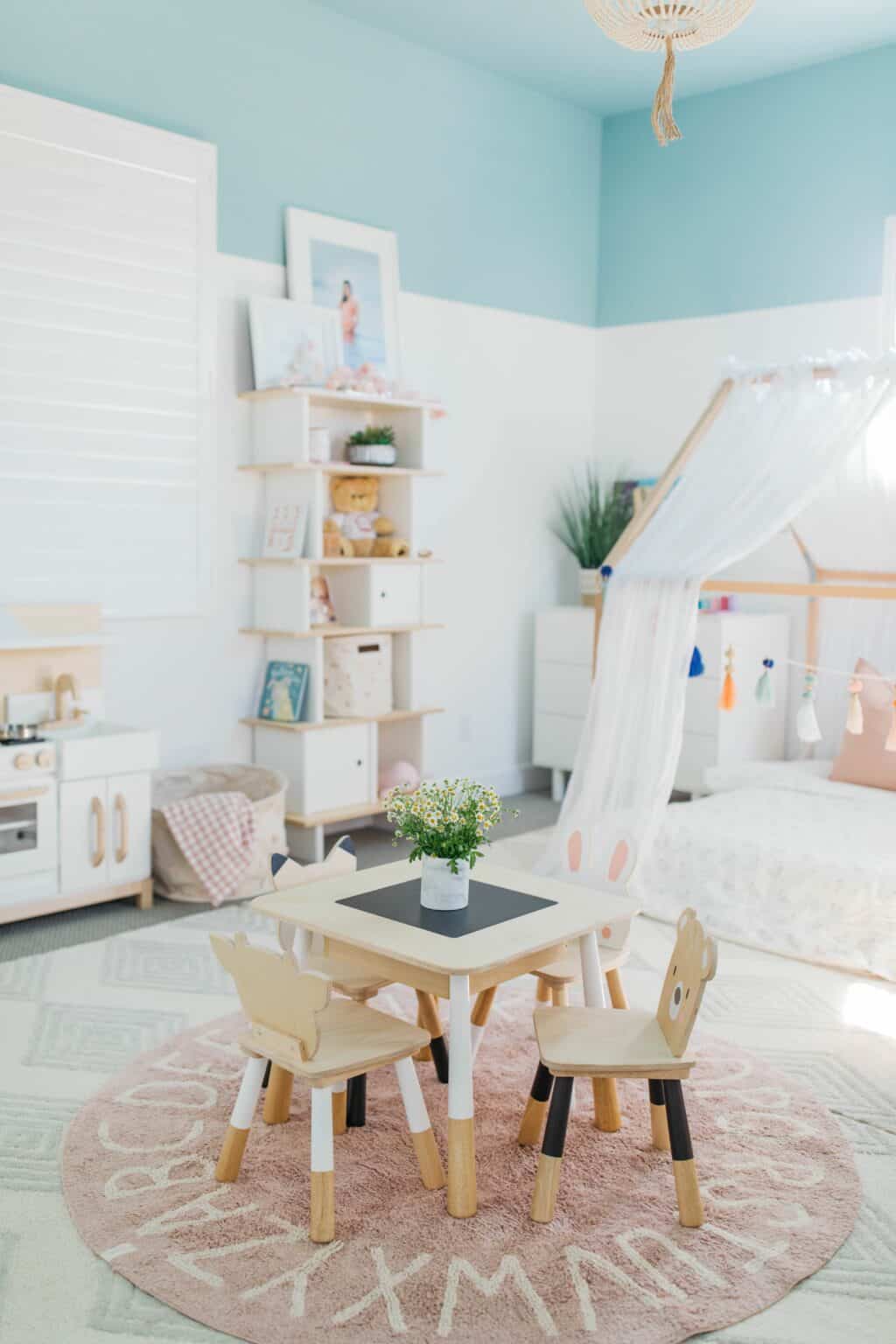 40+ Girls Bedroom Ideas With An Awesome Play Space